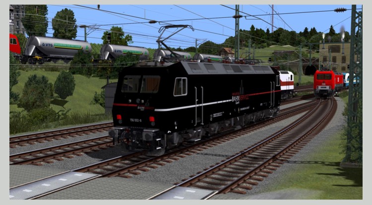 Zur Feier des Tages liegt hier ein Modell der BR 156 / 156 002-8 welche ...